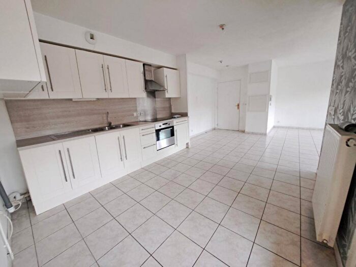 Appartement à louer - Croix Rouge-Portail-Rouge Sémard, Saint-Martin-dHères - 2 pièces - 1 chambre