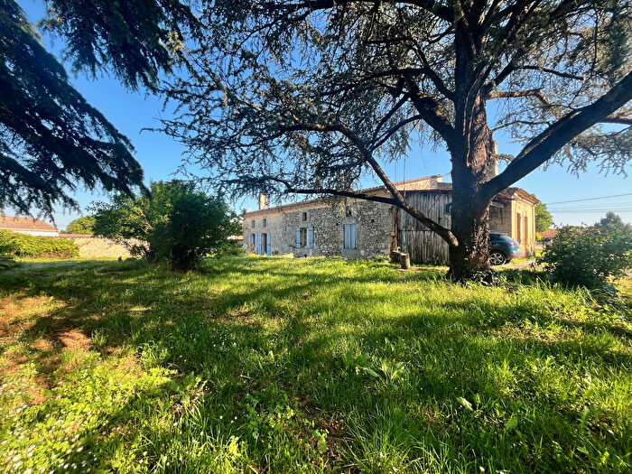 Maison à vendre - Blésignac - 5 pièces - 4 chambres