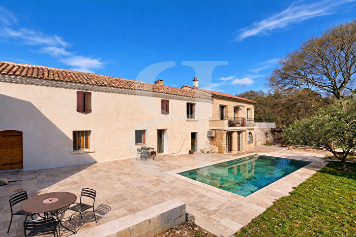 Maison à vendre - Vaison-la-Romaine - 5 pièces - 4 chambres