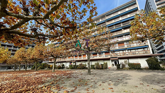 Appartement à vendre - Saint-Égrève, Barnave - 4 pièces - 3 chambres