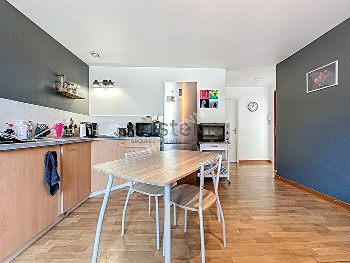 Maison à vendre - Le Lion-dAngers - 8 pièces - 4 chambres