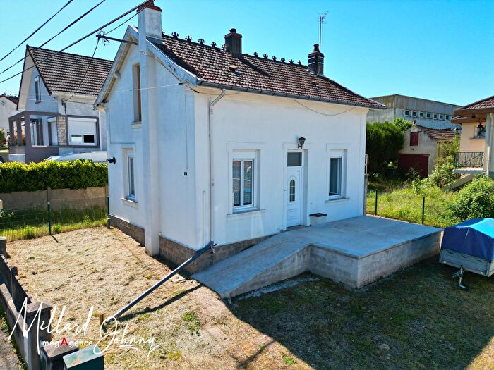 Montceau-les-Mines, Salengo, La Saule : Maison 2 pièces à vendre