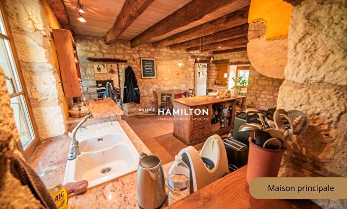 Maison à vendre - Livers-Cazelles - 8 pièces - 5 chambres