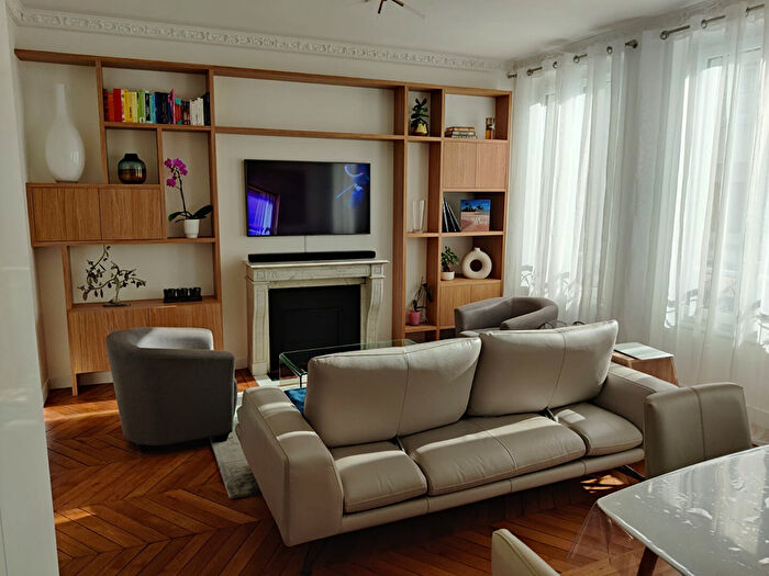 Appartement 4 pièces à louer à Suresnes, Centre-ville