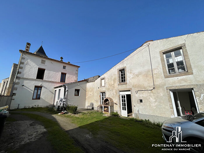 Maison à vendre - Saint-Hilaire-des-Loges - 5 pièces - 3 chambres