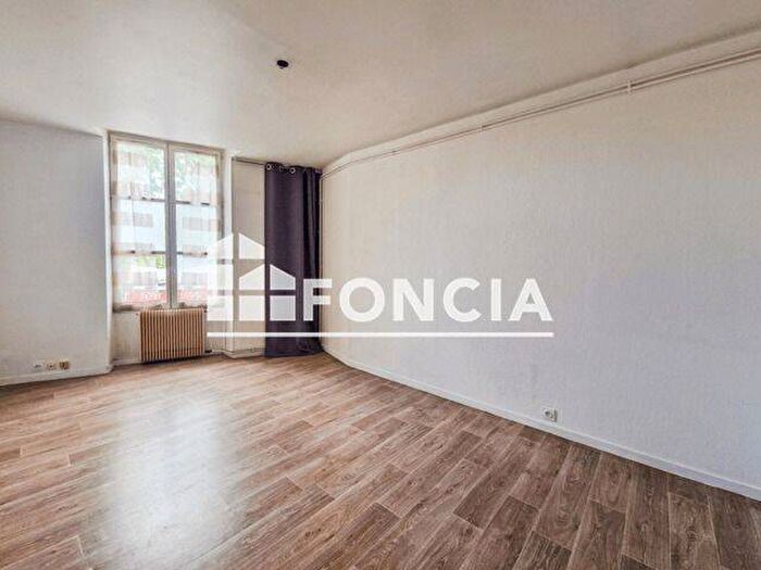 Centre Ville Est, Voiron : Appartement 1 pièce à louer