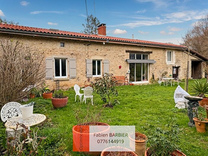 Maison à vendre - Benest - 5 pièces - 3 chambres