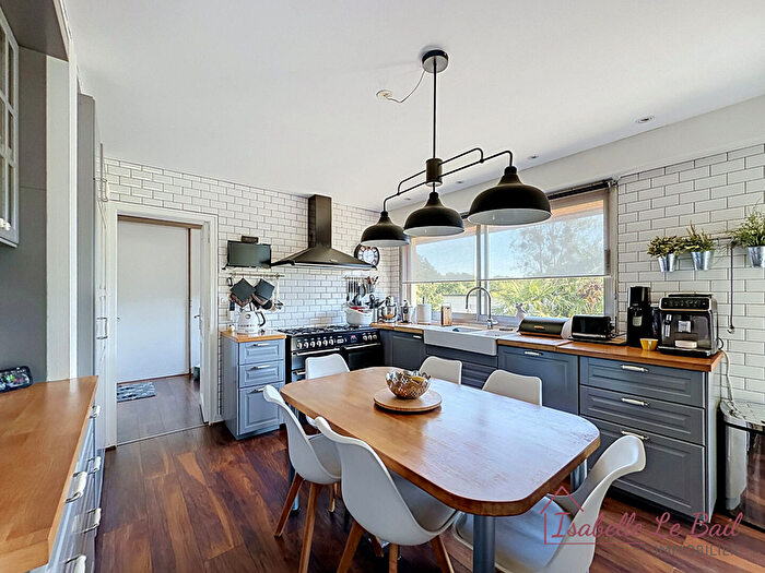 Maison 10 pièces à vendre à Laillé