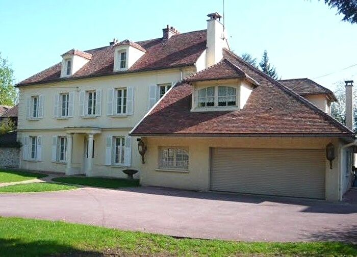 Maison à vendre - Varennes-Jarcy - 9 pièces - 7 chambres