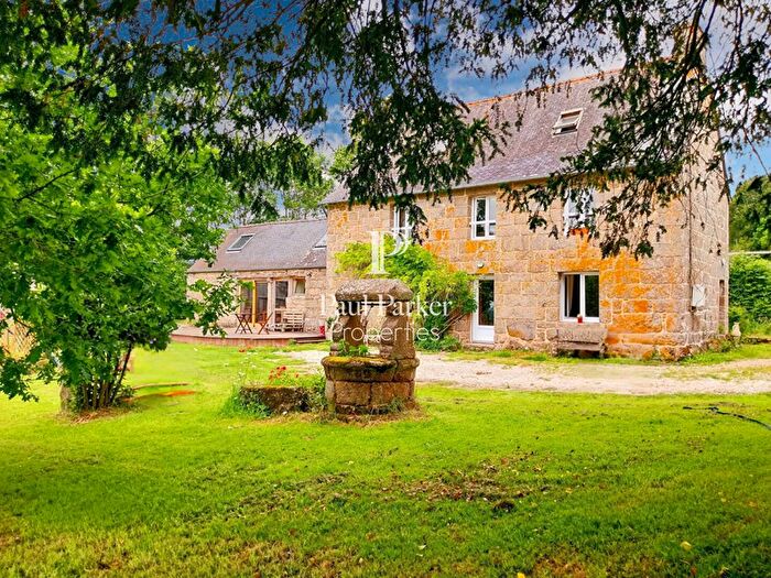 Maison à vendre - Rostrenen - 6 pièces - 4 chambres