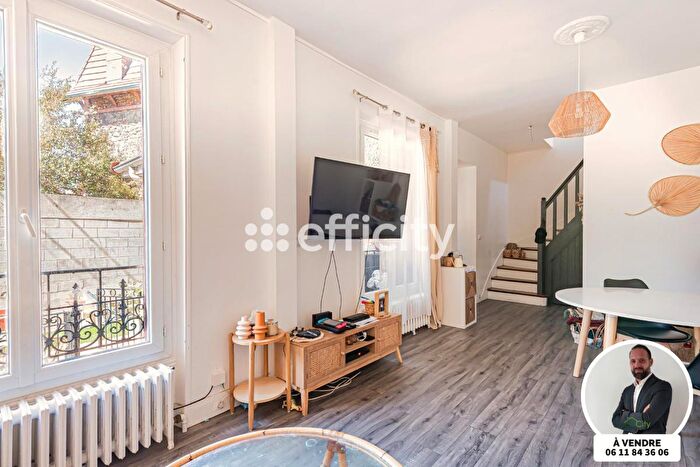 Maison à vendre - Villeneuve-le-Roi, Faisanderie - 4 pièces - 2 chambres