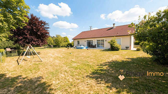 Maison 8 pièces à Sarcicourt, Jonchery, à vendre