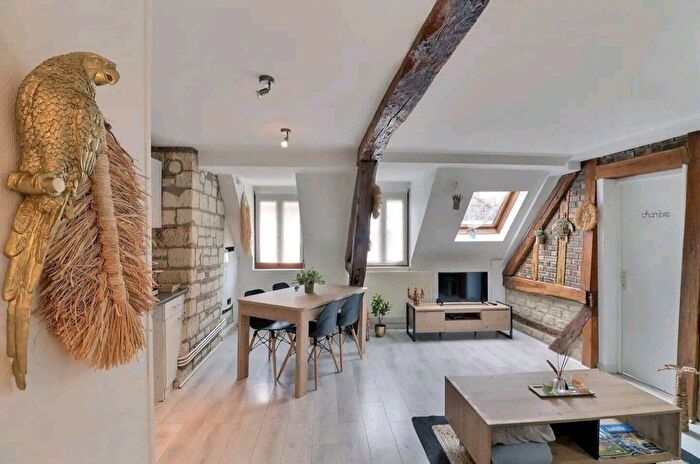 Appartement à louer - Cathédrale, Troyes - 3 pièces - 2 chambres