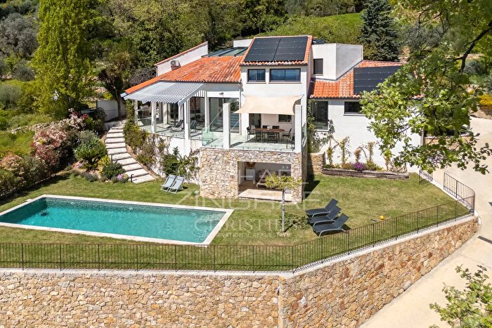 Maison à vendre - Grasse - 6 pièces - 4 chambres