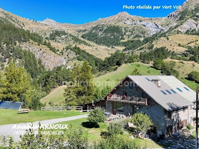 Maison 12 pièces à Saint-Jean-Saint-Nicolas, à vendre