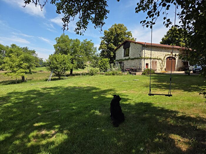 Maison à vendre - Lachaux - 8 pièces - 4 chambres