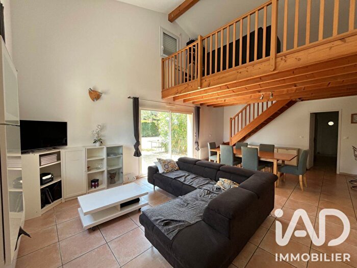 Maison 5 pièces à Tresses, à louer