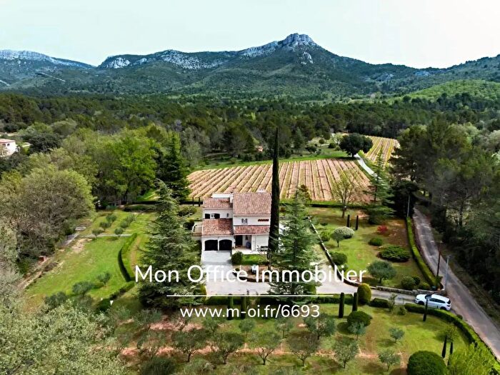 Maison 6 pièces à Trets, à vendre