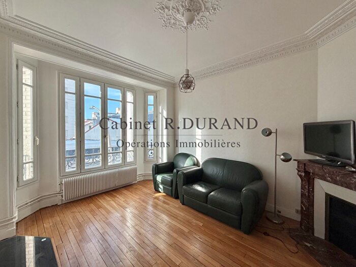 Appartement à vendre - Courbevoie, Marceau République - 3 pièces - 2 chambres