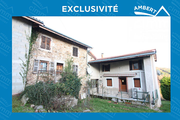 Maison à vendre - Olliergues - 10 pièces - 3 chambres