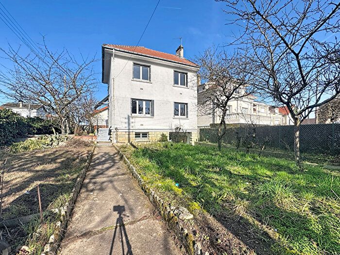 Maison à louer - Savigny-sur-Orge, Plateau - 5 pièces - 3 chambres