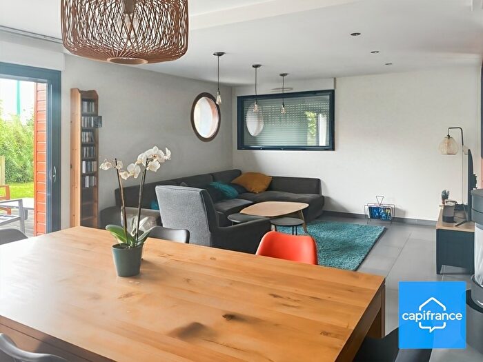 Maison à vendre - LHuisserie - 7 pièces - 5 chambres