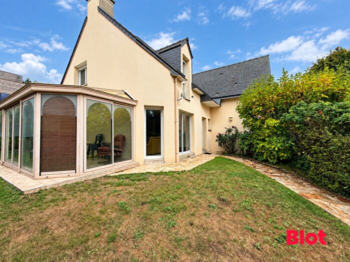 Maison 8 pièces à vendre à Montreuil-le-Gast