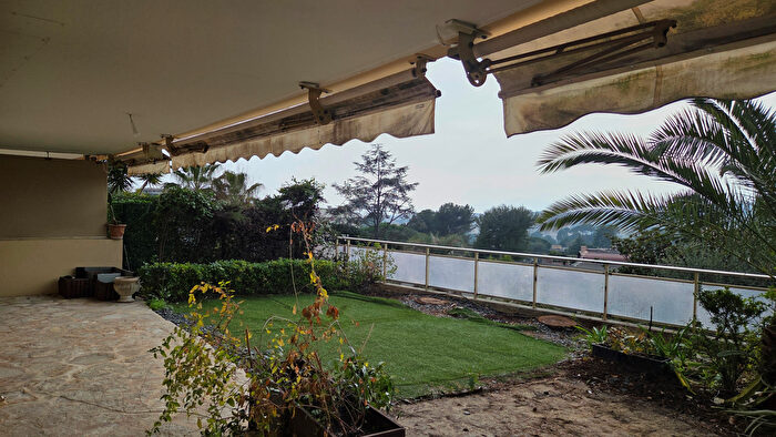 Appartement à louer - Le Cannet, Bas Cannet - 3 pièces - 2 chambres