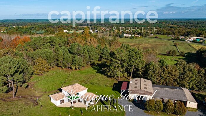 Maison à vendre - Bayas - 5 pièces - 3 chambres