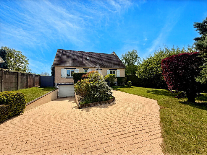 Maison 6 pièces à Amilly, à vendre