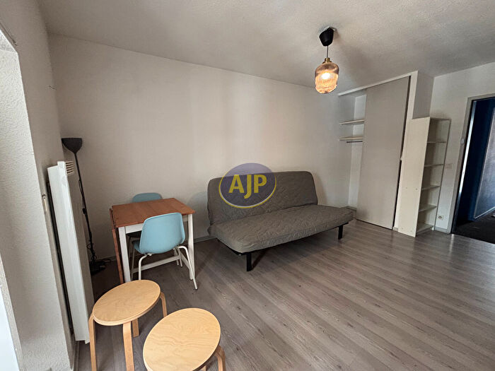 Appartement à louer - Bordeaux, Victoire, Sainte-Eulalie - 1 pièce