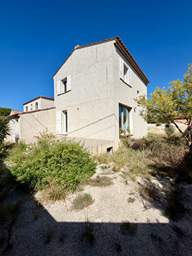 Maison 4 pièces à Arles, Pont de Crau, Moulès, à vendre