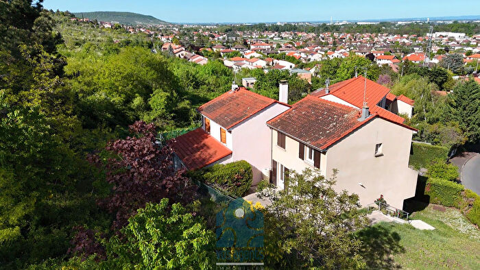Maison à vendre - Cébazat - 4 pièces - 3 chambres