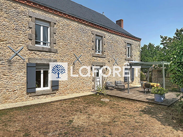 Maison 6 pièces à Airvault, à vendre