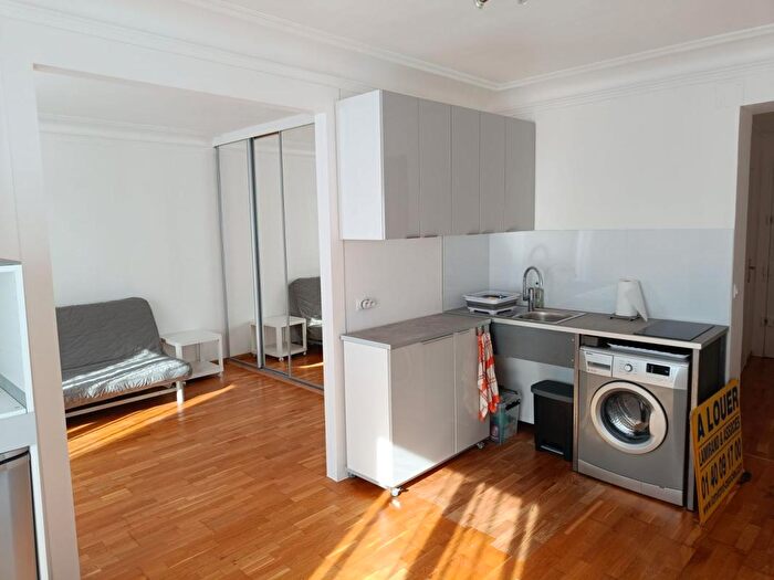 Paris 20ème, Gambetta : Appartement 2 pièces à louer