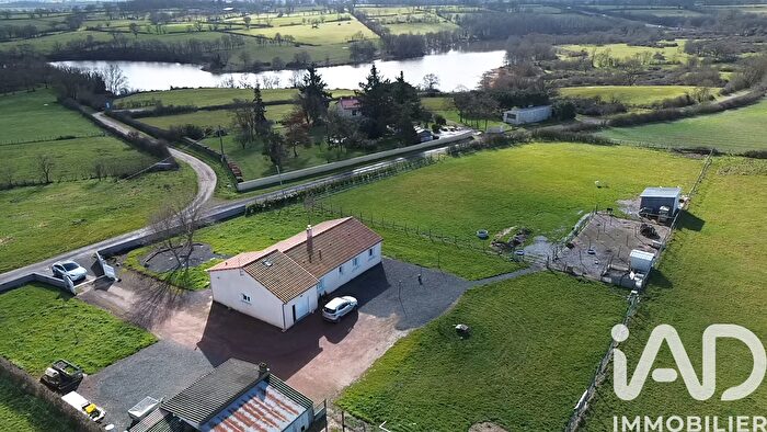 Maison à vendre - Louin - 5 pièces - 4 chambres