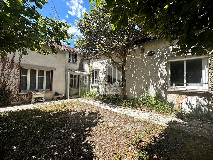 Laval-en-Brie : Maison 6 pièces à vendre