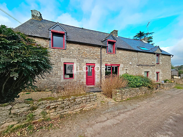 Maison à vendre - Saint-Servant - 9 pièces - 5 chambres
