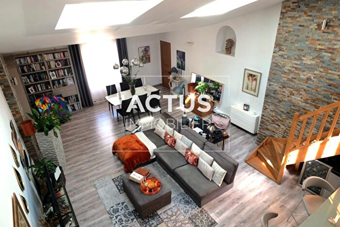 Appartement à vendre - Salon-de-Provence, Centre-ville - 4 pièces - 3 chambres