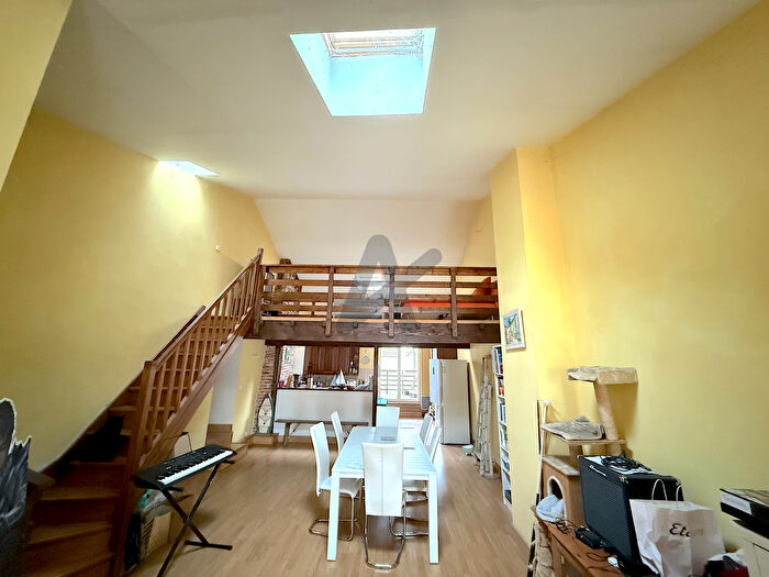 Appartement à vendre - Villieu-Loyes-Mollon - 6 pièces - 3 chambres