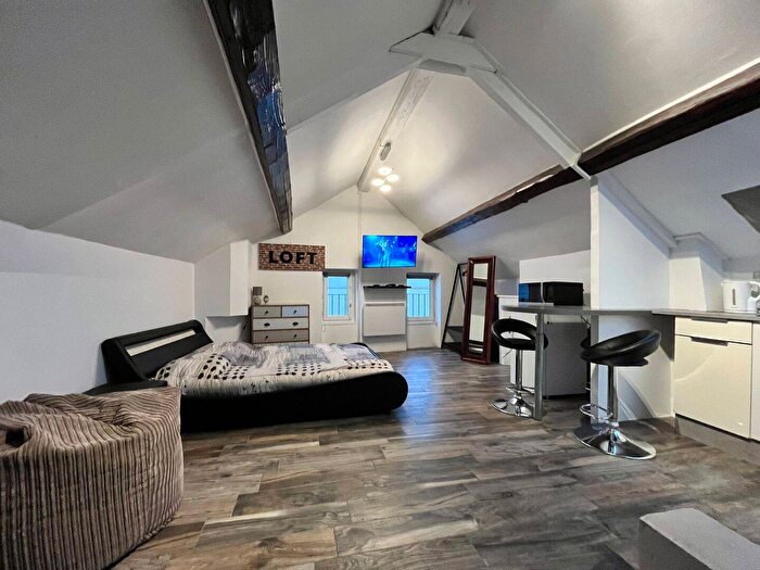 Croix Saint Loup-Saint Nicolas, Meaux : Appartement 1 pièce à louer