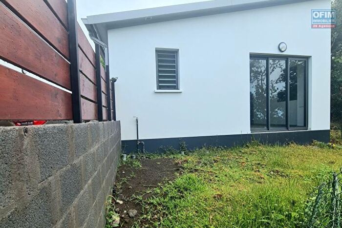 Maison à louer - Sainte-Suzanne - 3 pièces - 2 chambres