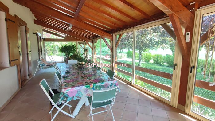 Maison 11 pièces à Saint-Pardoux-Isaac, à vendre