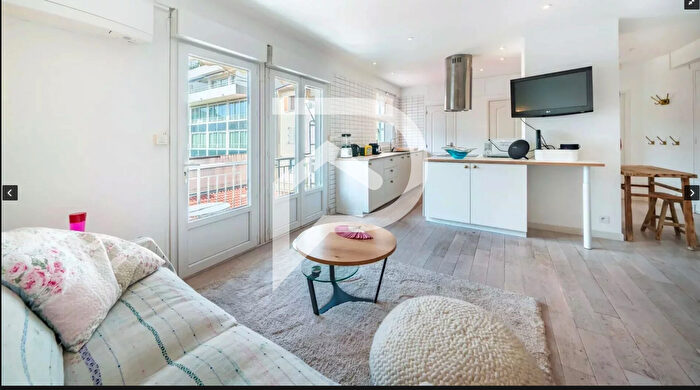 Appartement à vendre - Cannes, Centre-ville - 3 pièces - 2 chambres