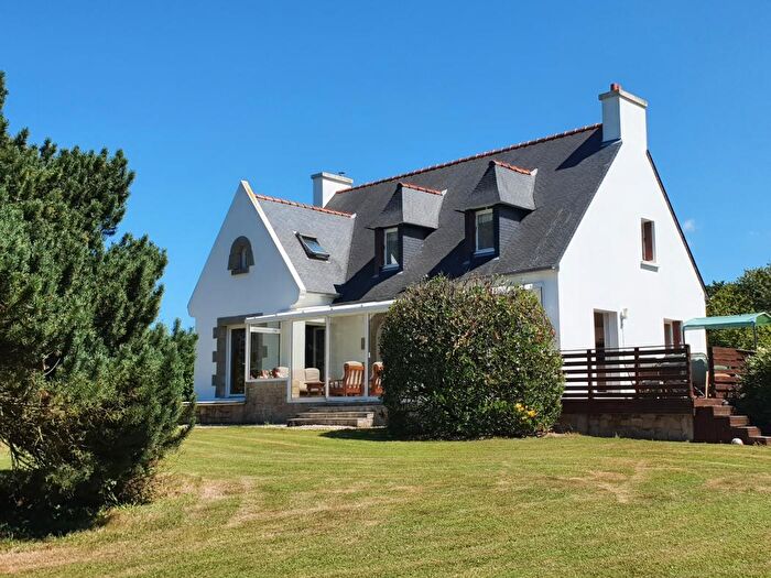 Maison à vendre - Trélévern - 10 pièces - 5 chambres