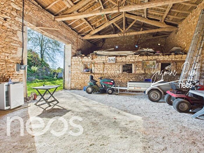 Maison à vendre - Mairé-Levescault - 4 pièces - 2 chambres