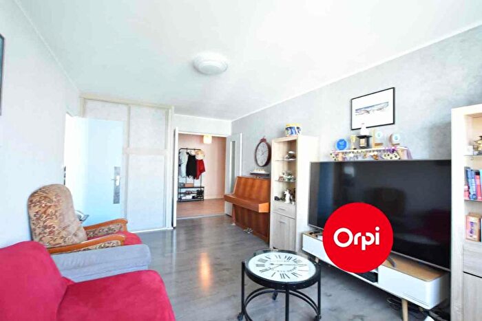 Appartement 5 pièces à Saint-Priest, Centre-ville, à vendre