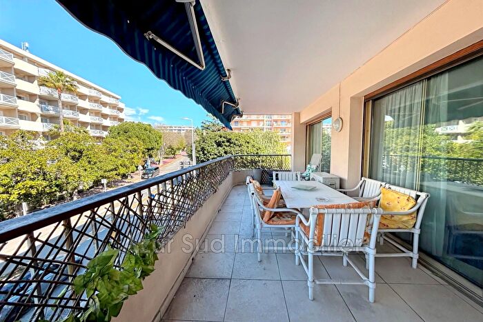 Appartement à vendre - Antibes, Juan-les-Pins, Le Cap - 3 pièces - 2 chambres