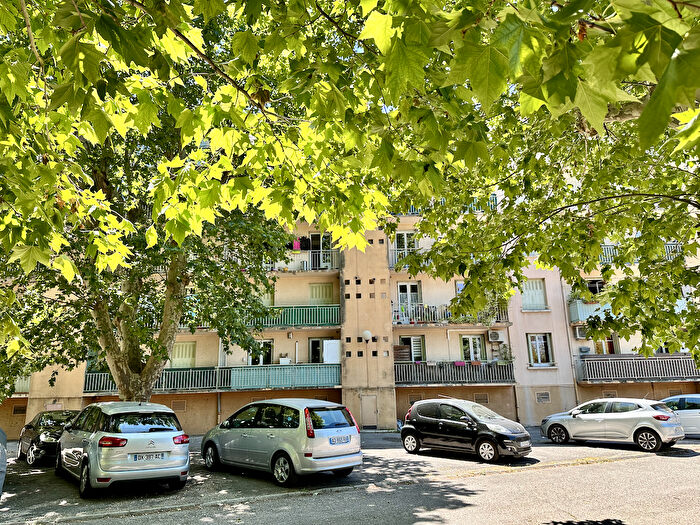Appartement à louer - Aix-en-Provence, Pont de lArc - 3 pièces - 2 chambres