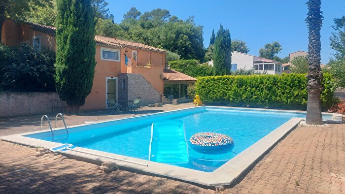 Maison à vendre - Brignoles - 6 pièces - 3 chambres